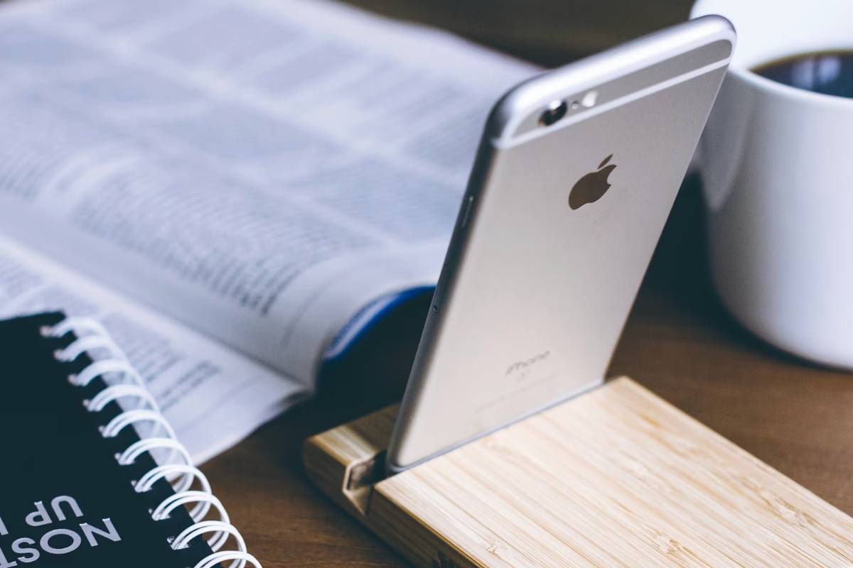 Free iPhone With Lifeline: How the Program Works and How to Apply in 2026